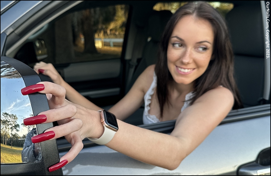 OurNails.Com - Hand Modeling - Fingernail Modeling - Foot Modeling